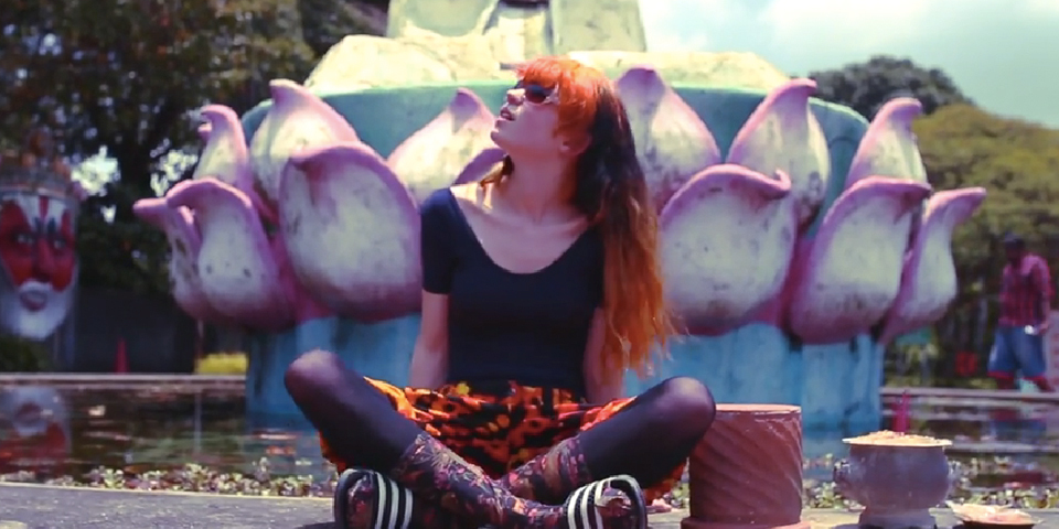 Watch Grimes Dancing in Singapore in New Music Video | Bandwagon